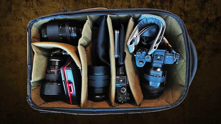 What’s In Your Camera Bag For Landscape Photography In 2023? - Expéditions de l'Extrème